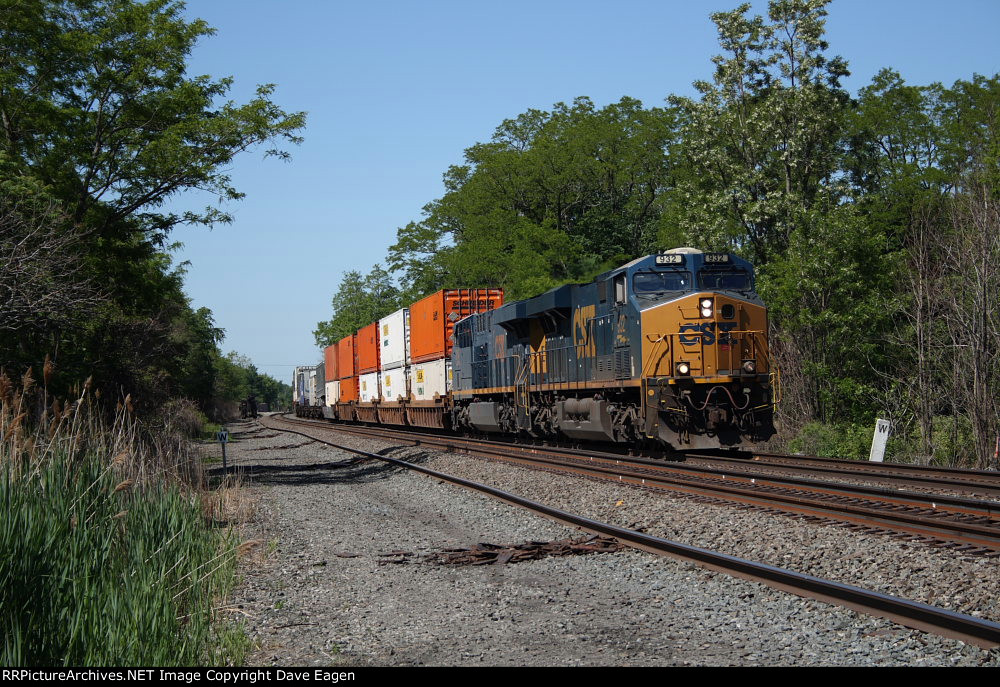 CSX 932